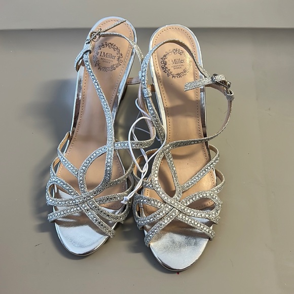 i.miller | Shoes | Imiller Silver Sparkle Pumps | Poshmark